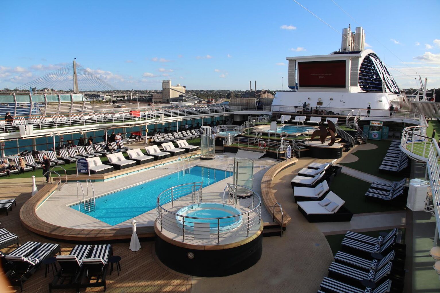 Pacific Explorer Photos Arrives In Sydney - Cruise Passenger