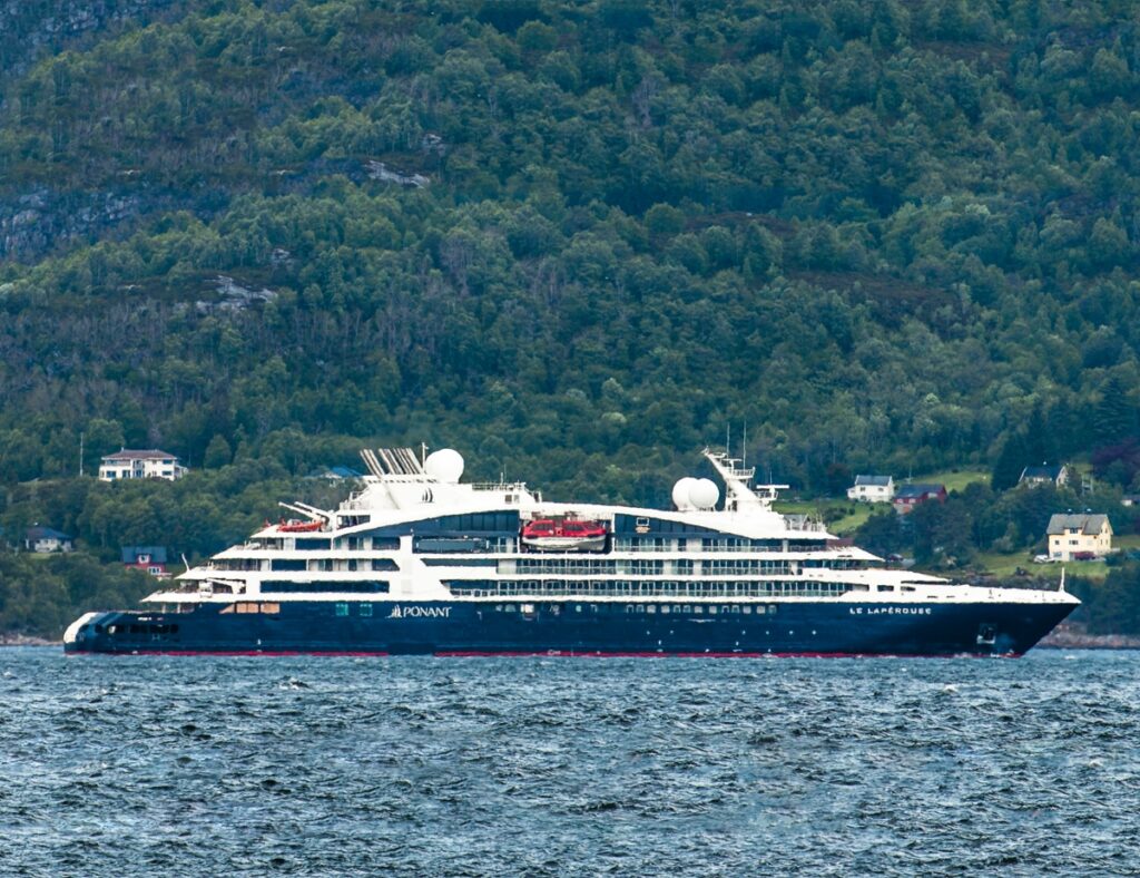 First Pictures Inside Ponant's Underwater Lounge - Cruise Passenger