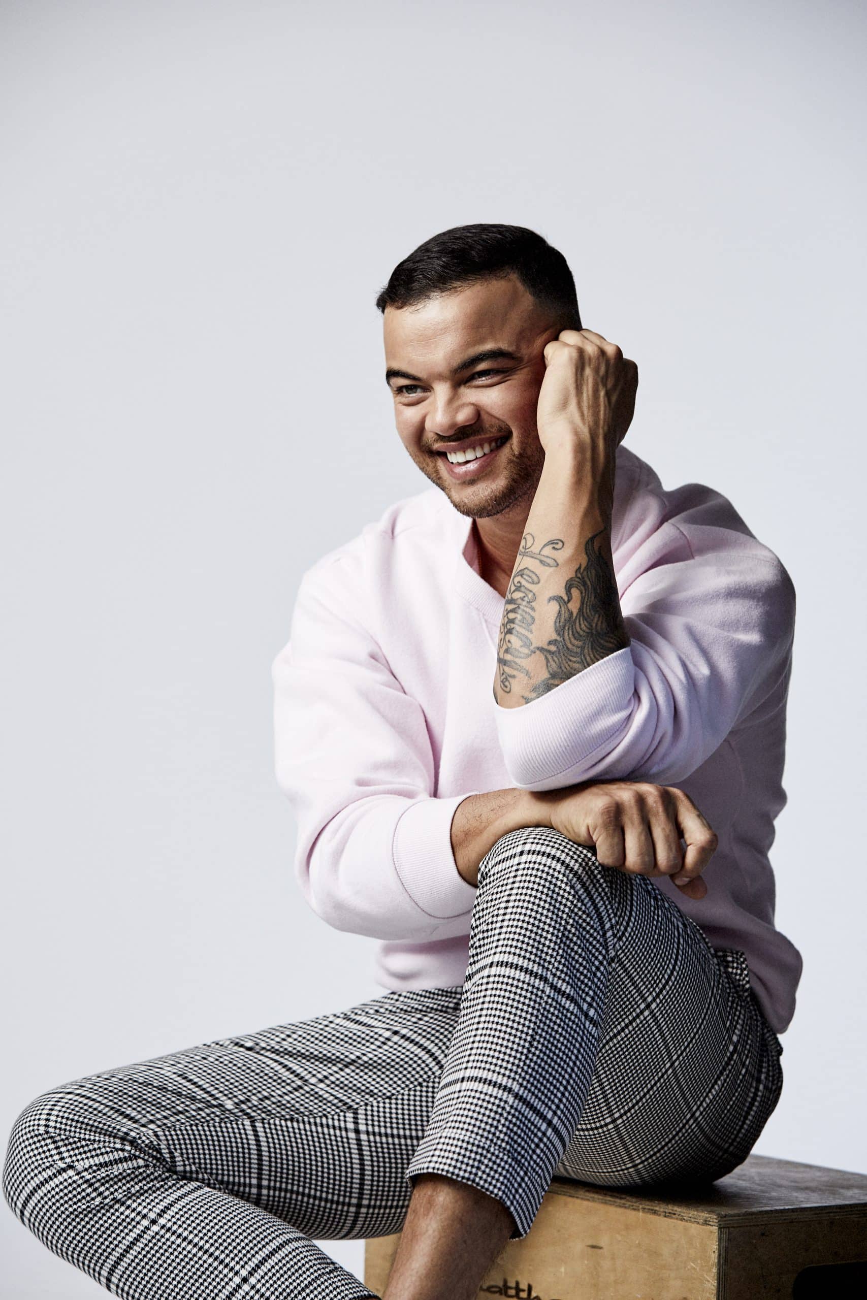 Watch singing sensation Guy Sebastian in magical Uluru with Imagine ...